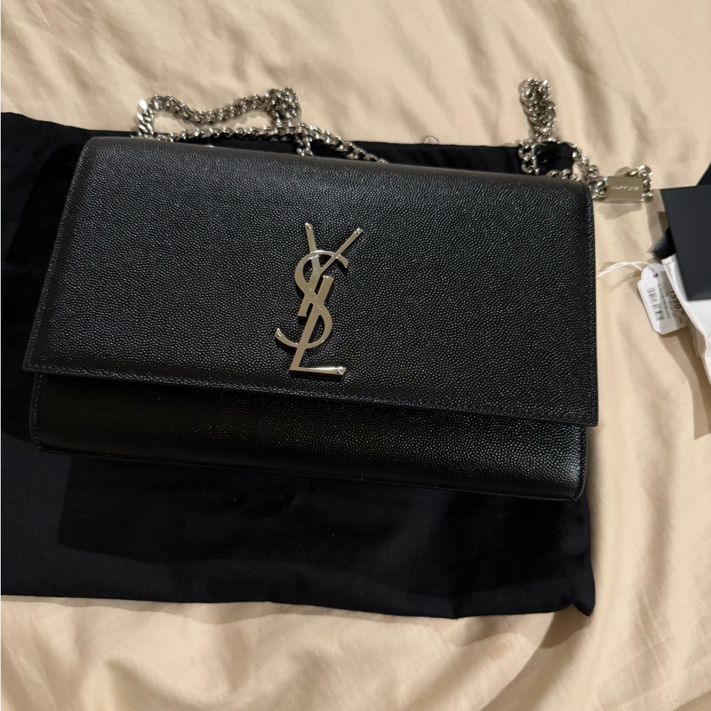 Saint Laurent Black Clutch Iconic Ysl Logo - Gem